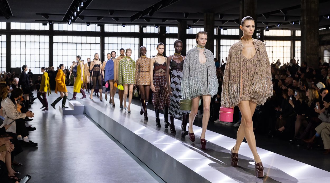 Combining Maximalism with Minimalism: Gucci Fall 2024 - KODARI Magazine