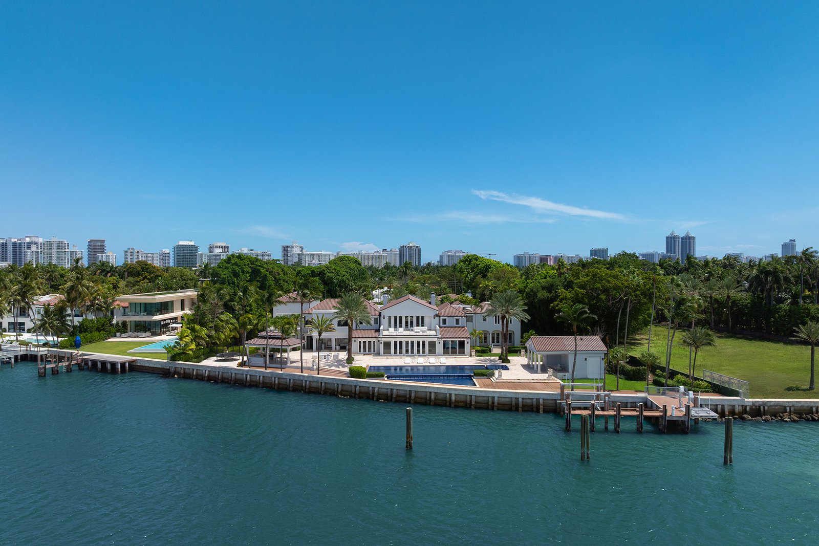 Where Luxury Meets the Horizon: Miami’s Premier Bayfront Estate ...